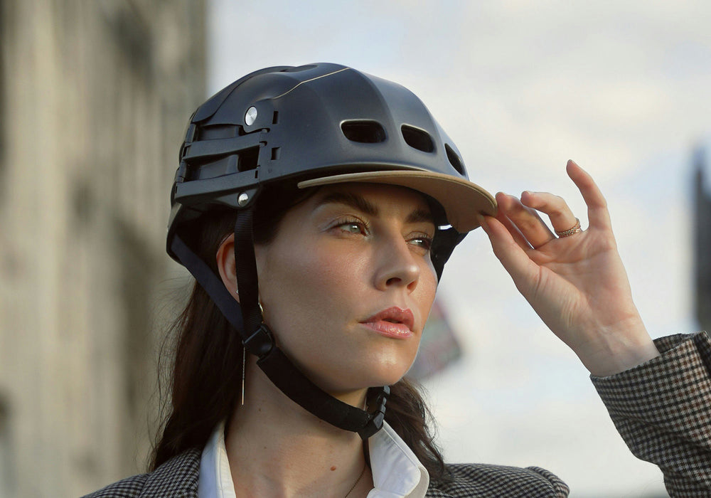 Removable visor adaptable to the PLIXI FIT folding bike helmet