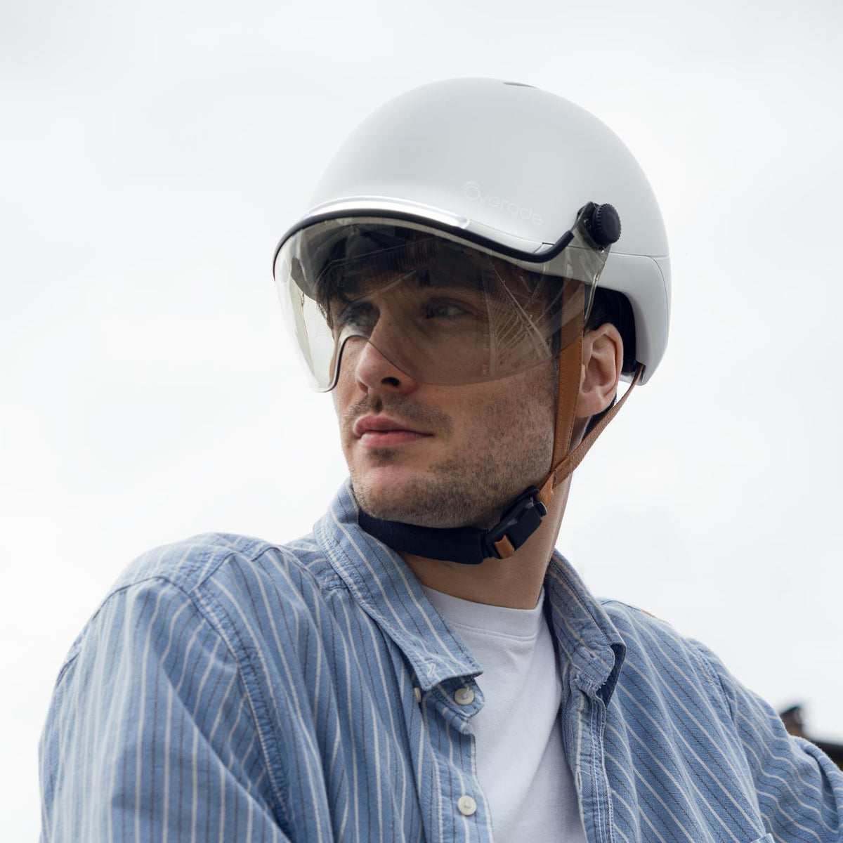 Overade LIFE - Helmet with integrated lights
